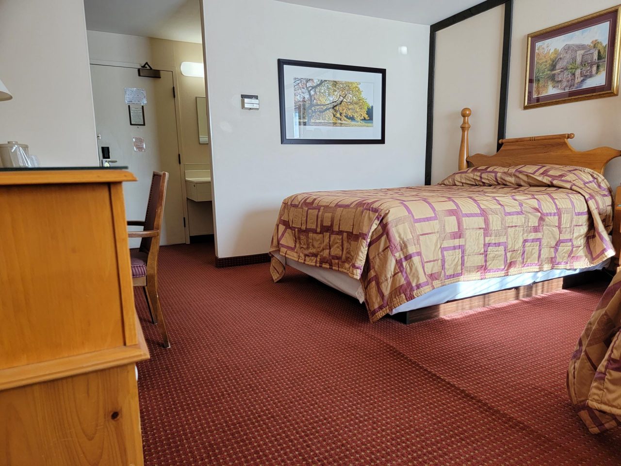 Single Room - Mcintosh Country Inn & Conference Centre