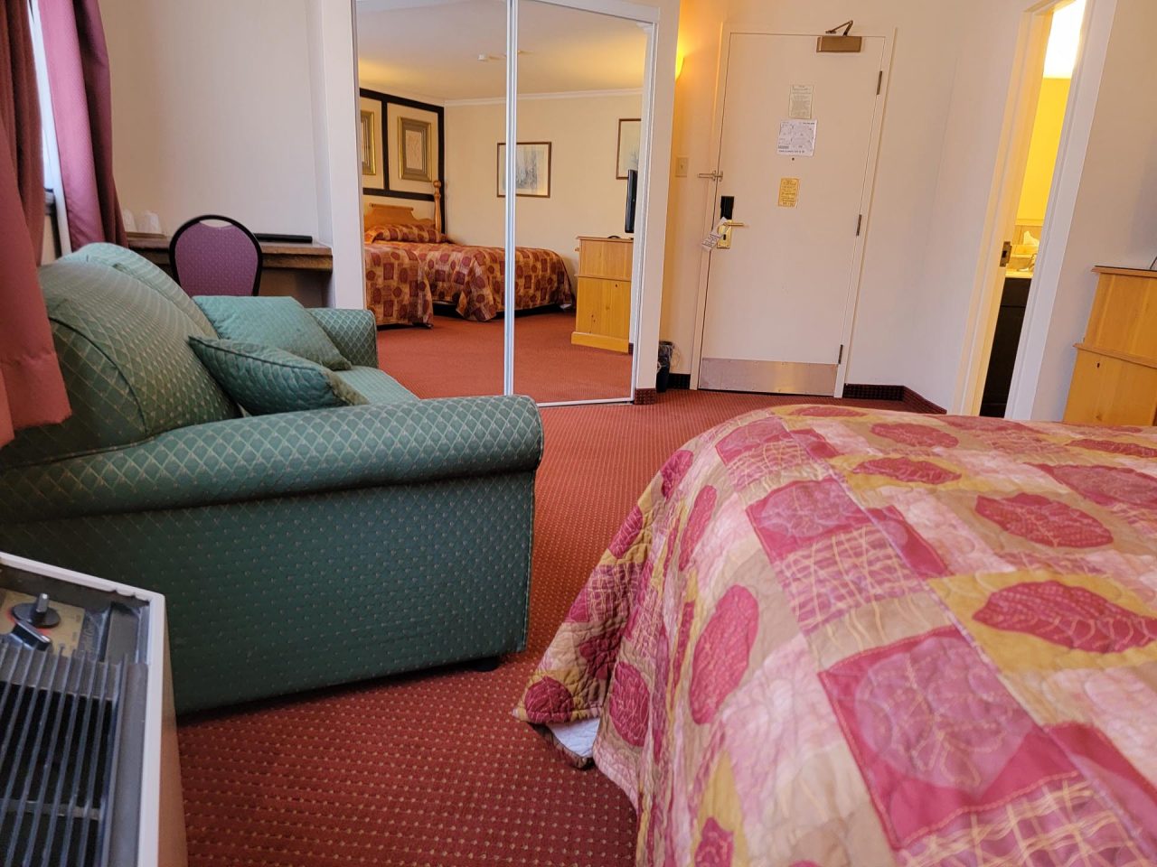 Family Room - Mcintosh Country Inn & Conference Centre