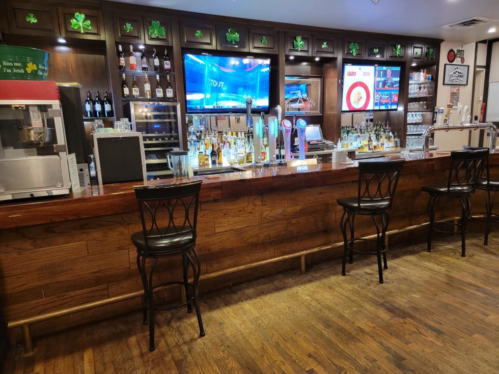 Mac's Tavern - Mcintosh Country Inn & Conference Centre